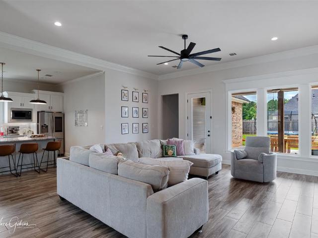 12 Forsythe Boulevard
