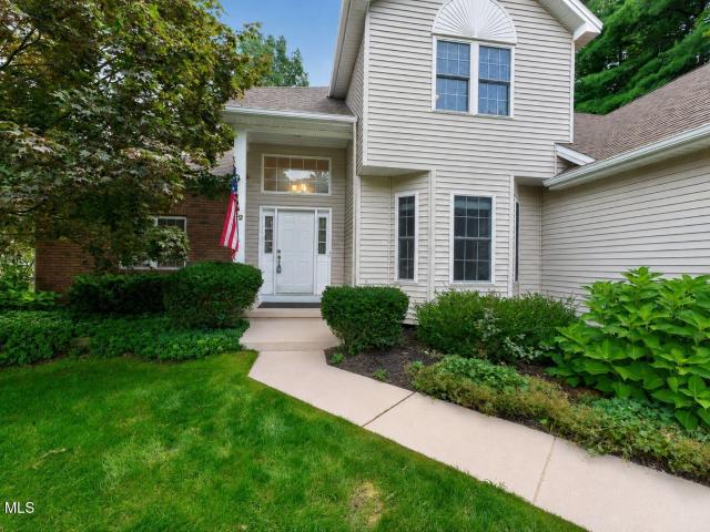 12 Four Leaf Manor