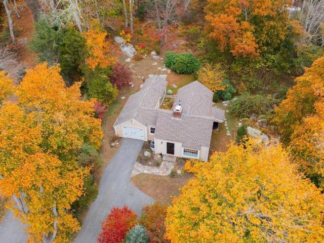 12 Flanders Rd, Stonington, CT 06378