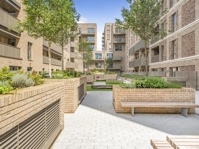 12 Gallions Road, Beckton E16 1 bed apartment to rent £1,875 pcm £433 pw