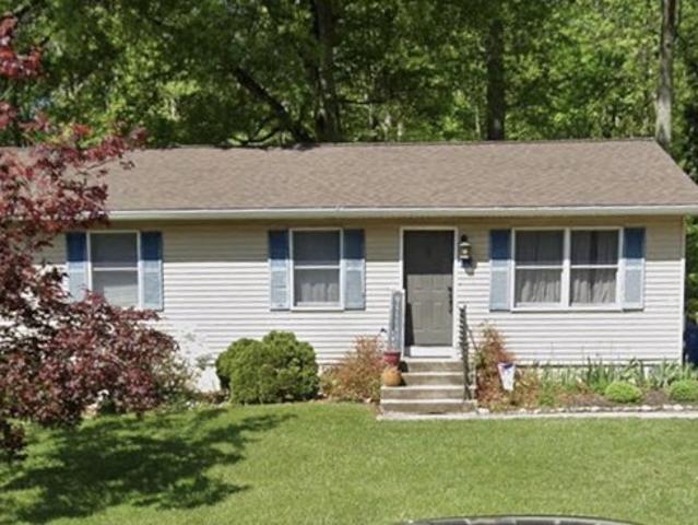 12 Garvey Ln, Newark, DE 19702