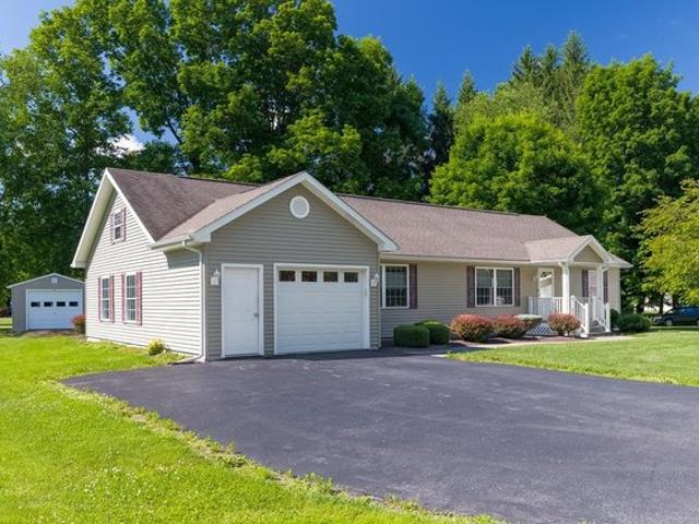 12 Garside St, Mansfield, PA 16933