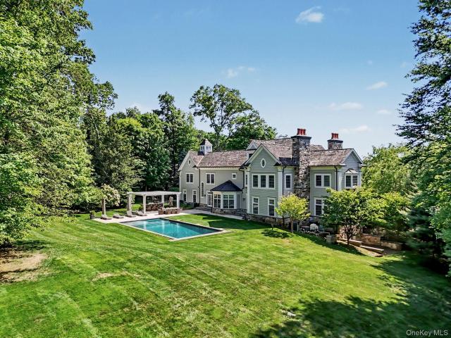 12 Gifford Lake Drive