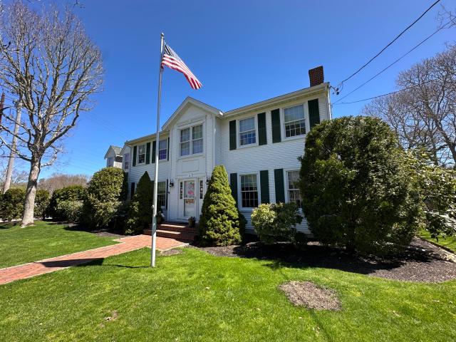 12 Gordon Ln, Yarmouth Port, MA 02675 | MLS #22601 | Compass