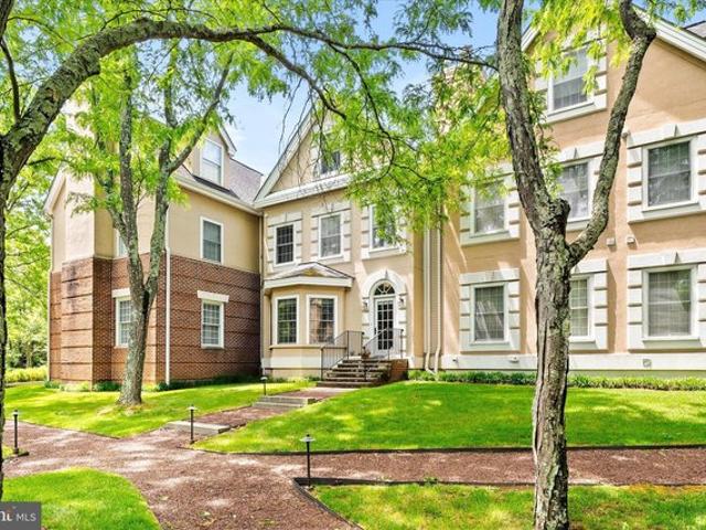 12 Governors Ln, Princeton, NJ 08540
