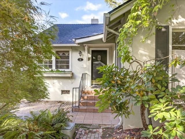 12 Glen Oak Ct, Medford, OR 97504