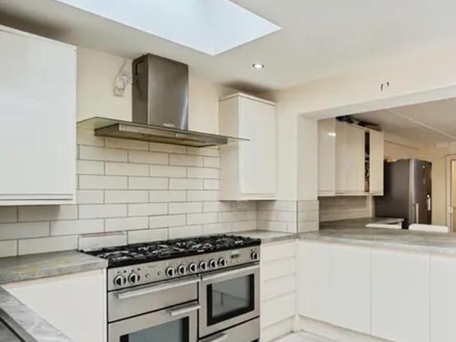 12 Grand Walk, London, E1 4PJ, United Kingdom | 4 bed townhouse for rent #167580675 | Rentberry
