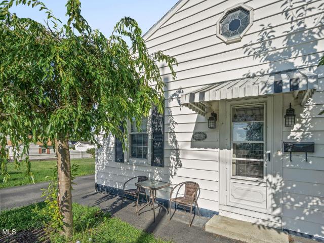 12 Grapevine Place