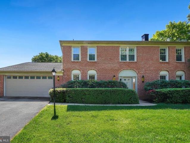 12 Halifax Ct, Rockville, MD 20850