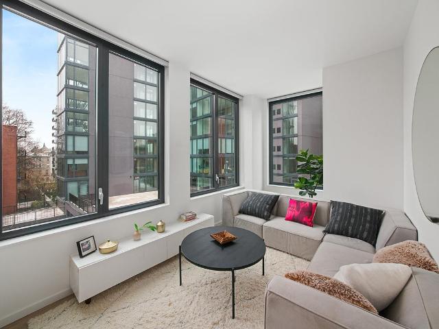 12 Halsey Street PH 201