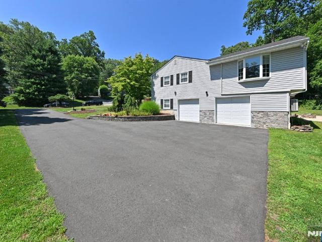 12 Heatherhill Lane