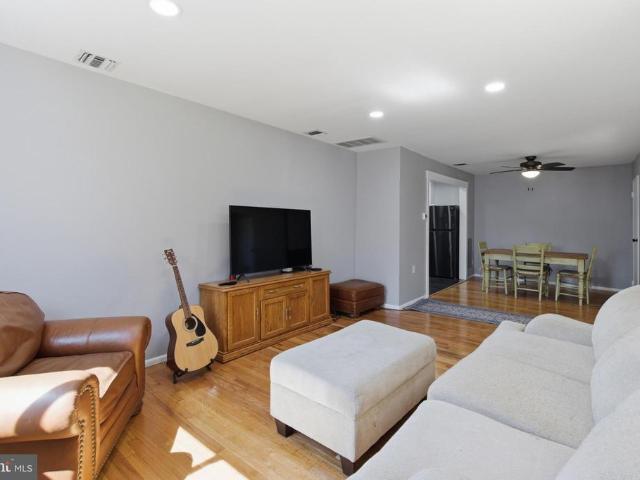 12 Heron Street # D