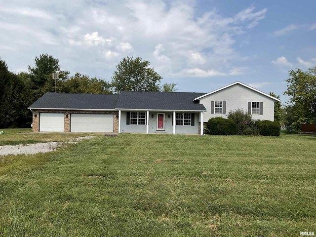 12 Hickory St, Nashville, IL 62263