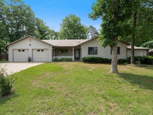 12 Hillcrest Dr, Holiday Island, AR 72631