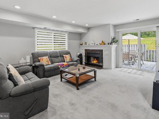 12 Hillcroft Way