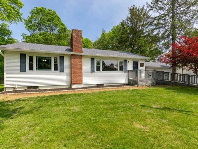 12 Holt Rd, Hyde Park, NY 12538