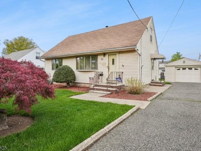 12 Holly St, Clifton, NJ 07013