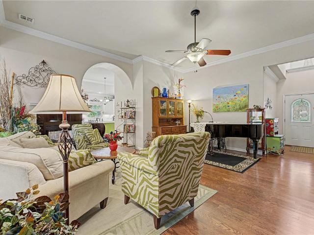 12 Hoyer Lane