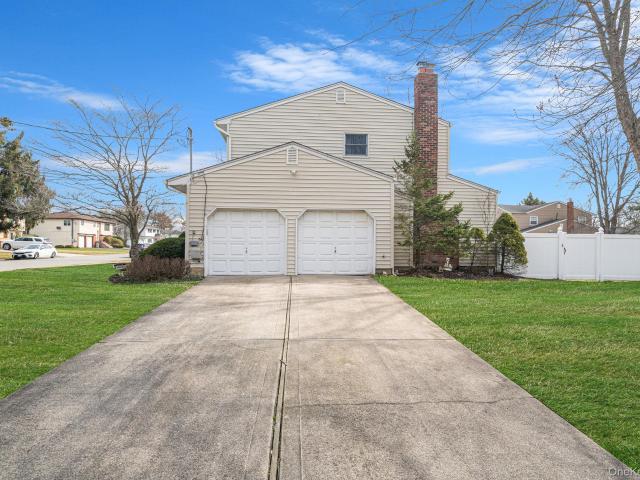 12 Hughes Lane