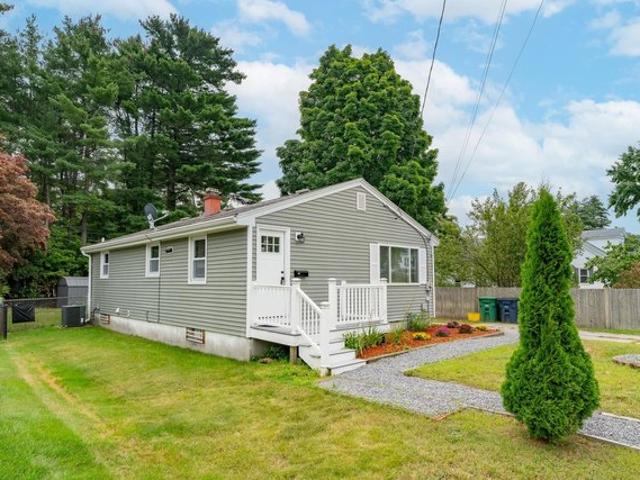 12 Hutchinson St, Nashua, NH 03064