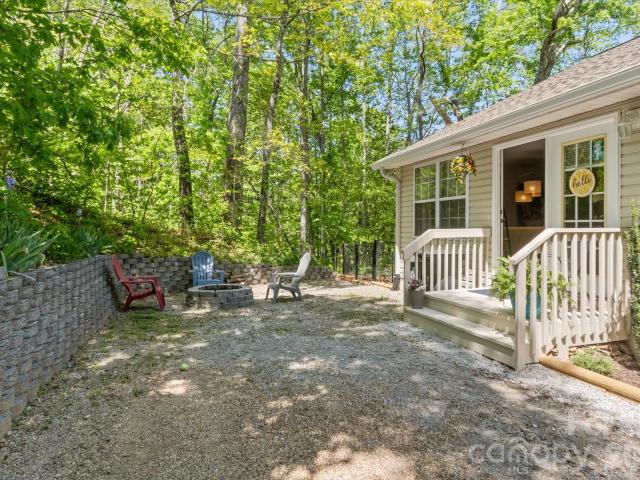 12 Hutchinson Woods Dr, Fletcher, NC 28732 | MLS #4374 | Compass