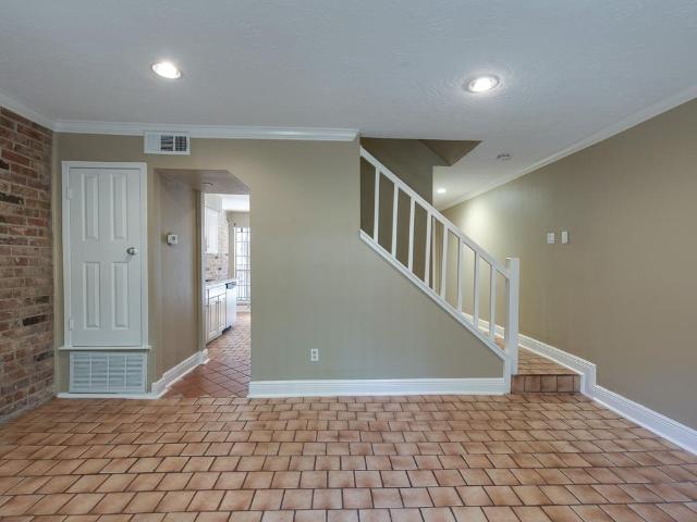12 Hyde Park Boulevard 6