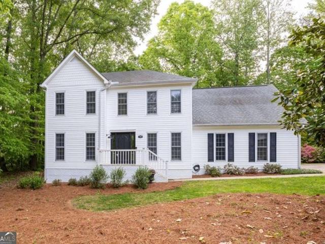 12 Indian Lake Ct, Hiram, GA 30141