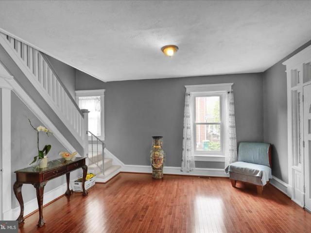 12 Intervilla Avenue