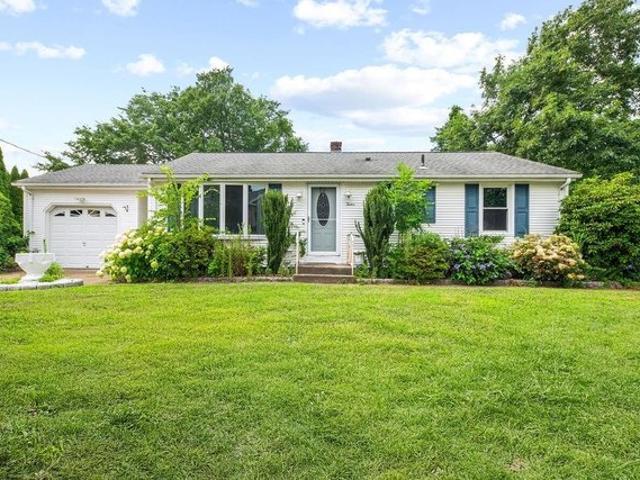 12 Janet Dr, West Warwick, RI 02893