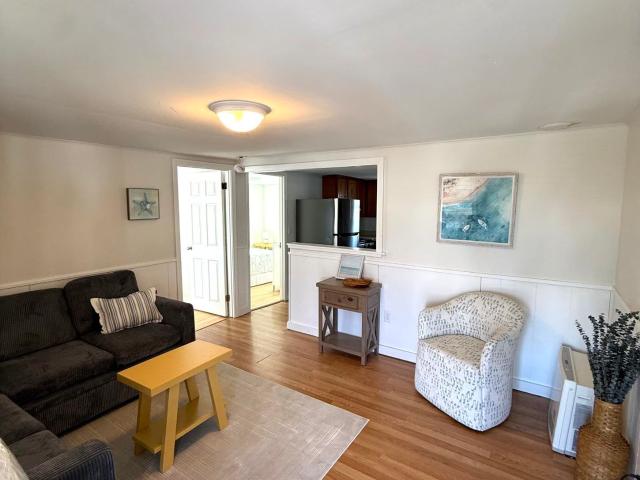 12 Jones Avenue # 4