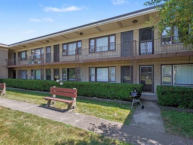 12 King Arthur Ct Apt 12, Northlake, IL 60164