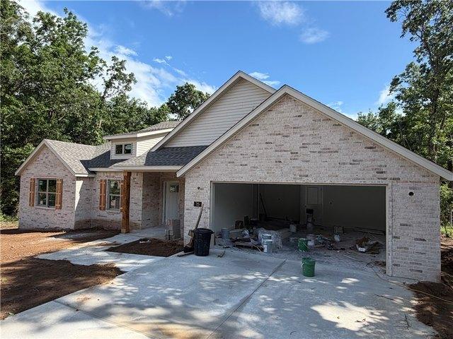 12 Kinross Dr, Bella Vista, AR 72715