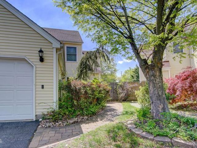 12 Kilmer Ct, Freehold, NJ 07728
