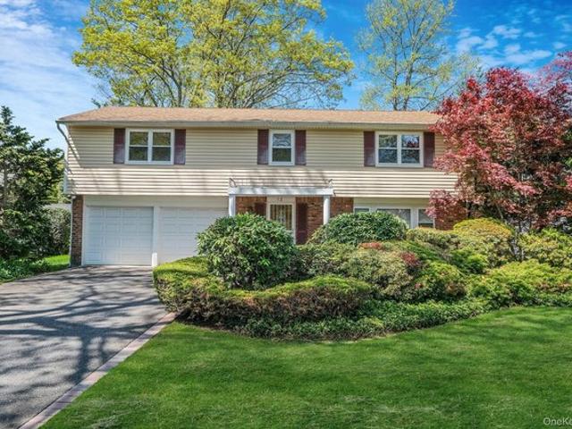 12 Kristi Ln, Lake Grove, NY 11755