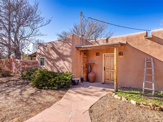 12 LA Vega, Galisteo, NM 87540