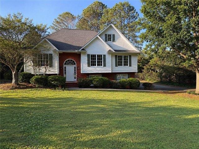 12 Lamplighter Cv NW, Cartersville, GA 30120