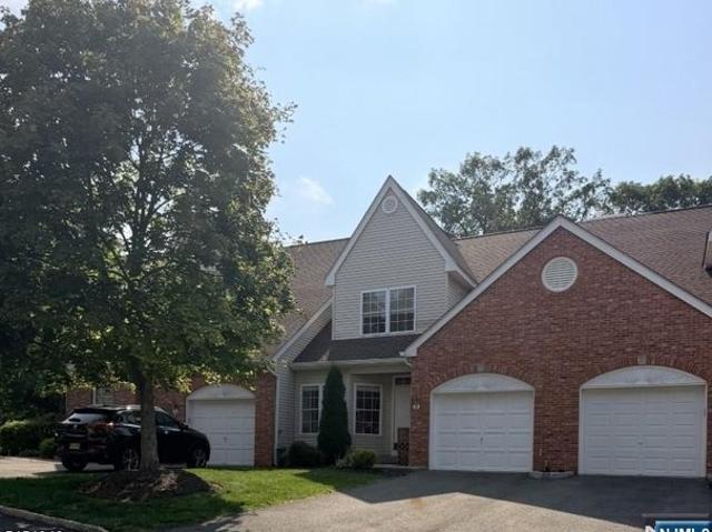 12 Lafayette St, West Milford, NJ 07480