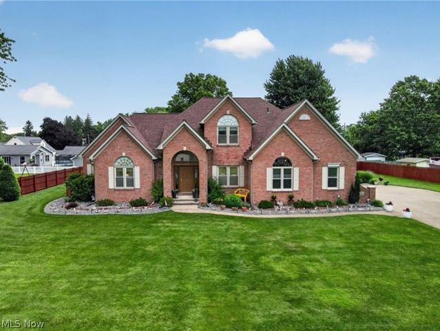 12 Lake Breeze Dr, Conneaut, OH 44030
