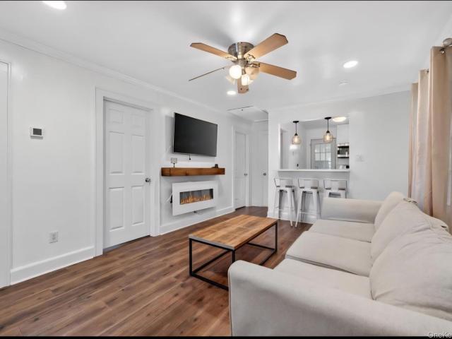 12 Lake Region Boulevard