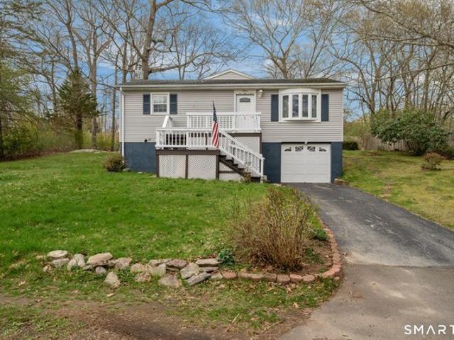 12 Lake St, Ledyard, CT 06339