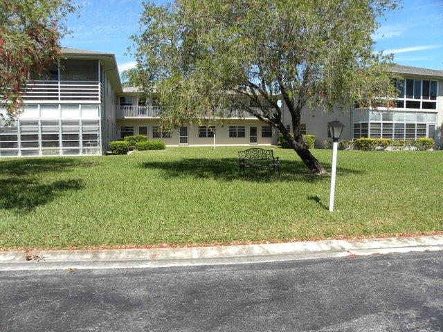 12 Lake Vista Trl Apt 203, Fort Pierce, FL 34952