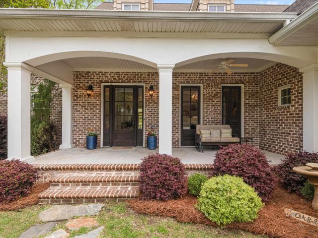 12 Lakecrest Drive