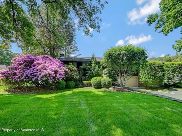 12 Lakeside Dr, South Abington Township, PA 18411