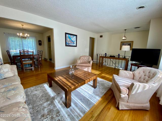 12 Lakewood Drive