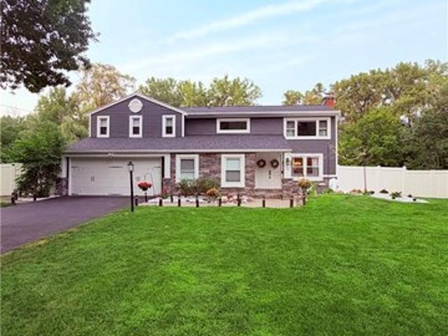 12 Laureldale Dr, Pittsford, NY 14534