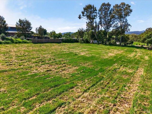 12 Limerick Ln, Healdsburg, CA 95448