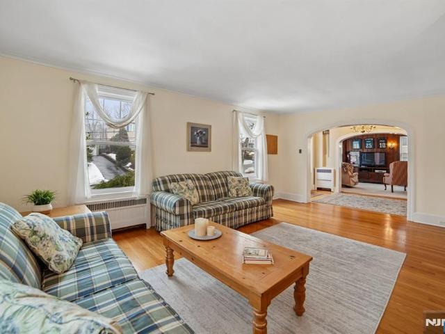 12 Linwood Terrace, Caldwell, US, NJ