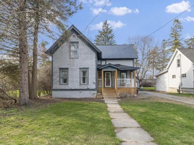 12 Lincoln St, Canton, NY 13617