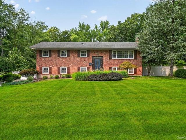 12 Little Brook Ln, New City, NY 10956
