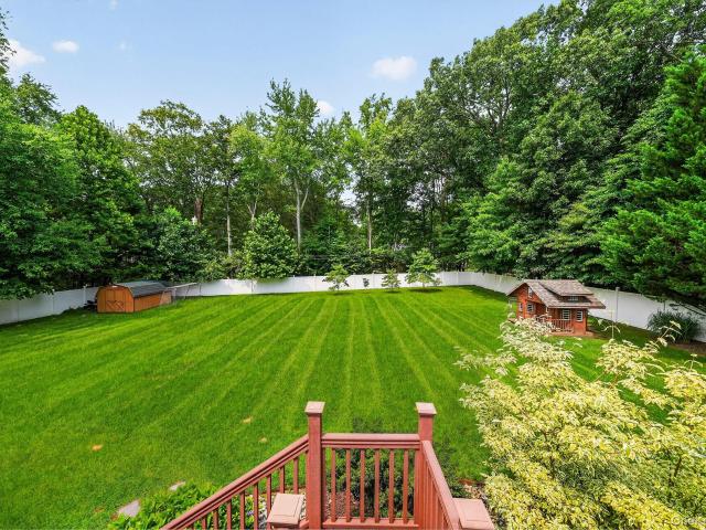 12 Little Brook Lane